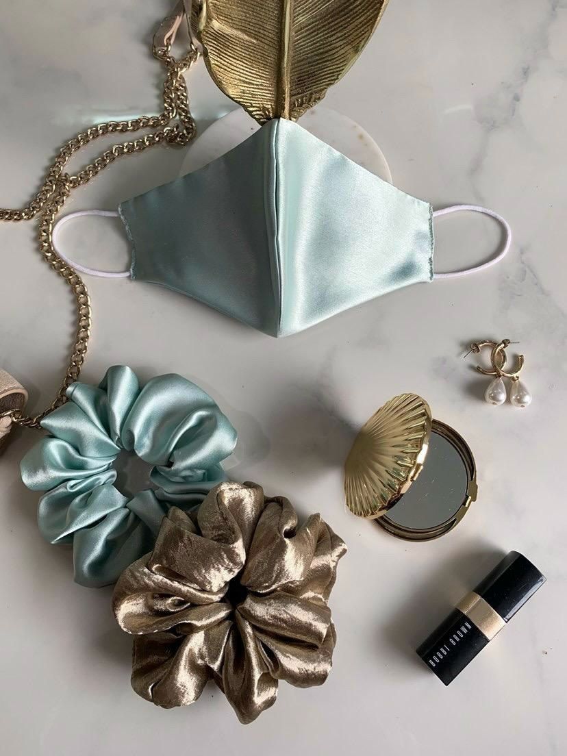 Sky blue satin silk mask – VAIGA